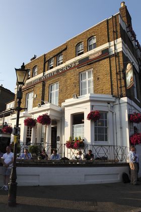 White Cross Pub Richmond District London Editorial Stock Photo - Stock ...