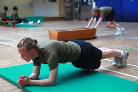 Female Army recruits, Britain - Jul 2013 Stock Pictures, Editorial ...