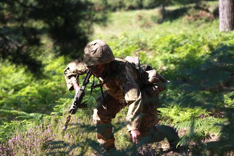 Female Army recruits, Britain - Jul 2013 Stock Pictures, Editorial ...
