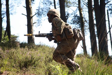 Female Army recruits, Britain - Jul 2013 Stock Pictures, Editorial ...