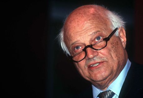 250 Sir james goldsmith Stock Pictures, Editorial Images and Stock ...