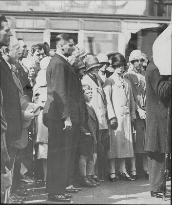 Mrs Harold Arkell Smith Colonel Barker - Foto de stock de contenido ...