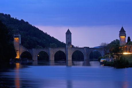 Pont Valentre Bridge Dusk River Cahors Editorial Stock Photo - Stock ...