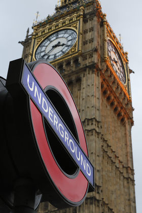 75 London metro logo Stock Pictures, Editorial Images and Stock Photos ...