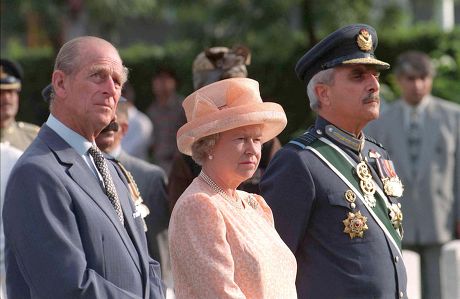 __COUNT__ QUEEN ELIZABETH II TOUR OF PAKISTAN - 1997 Stock Pictures ...