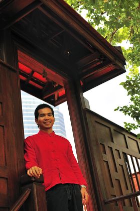 Waiter Ruen Urai Surawong Bangkok Bangkok Editorial Stock Photo - Stock ...
