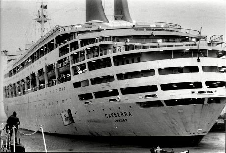 Ss Canberra Po Cruise Liner Arriving Editorial Stock Photo - Stock ...