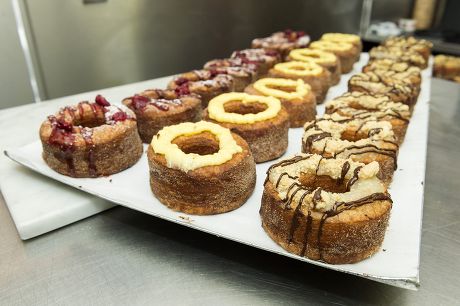 Exterior Rinkoff Bakeries Redaktionelles Stockfoto – Stockbild ...