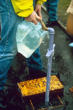 Person Filling Container Water Standpipe Editorial Stock Photo - Stock ...