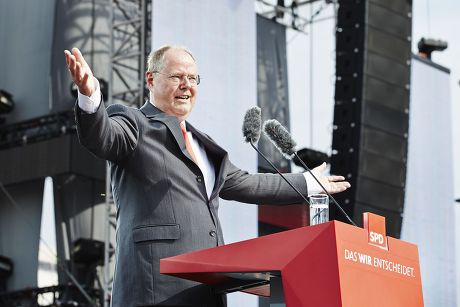 __COUNT__ imágenes de Rally to celebrate SPD party's 150th anniversary ...