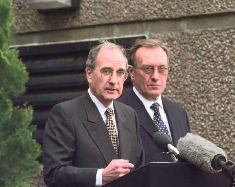 NORTHERN IRELAND PEACE TALKS, STORMONT, BELFAST, ULSTER - APR 1998 ...
