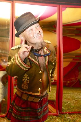 Captain Dan Demon Dwarf Doktor Hazes - Foto de stock de contenido ...