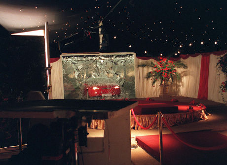 'JANICE BEARD: 45 WPM' FILM SET Stock Pictures, Editorial Images and ...