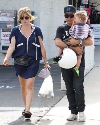 __COUNT__ imágenes de Selma Blair and Jason Bleik with son Arthur in ...