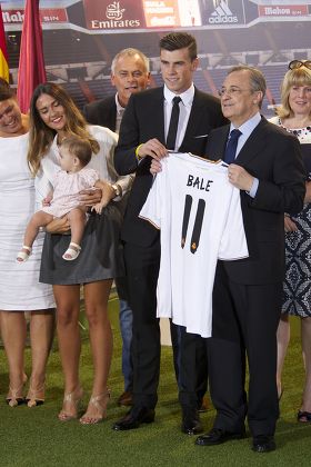Gareth Bale Emma Rhysjones His Daughter Editorial Stock Photo - Stock ...