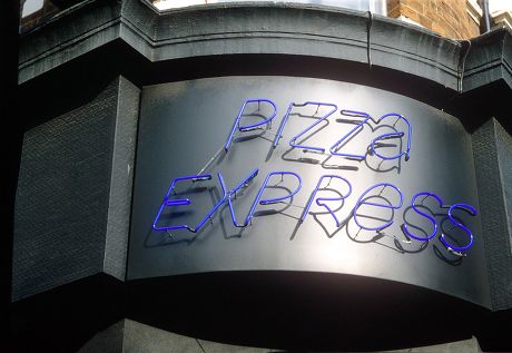 27 Pizza express sign Stock Pictures, Editorial Images and Stock Photos ...