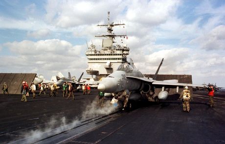 71 Catapult launch Stock Pictures, Editorial Images and Stock Photos ...