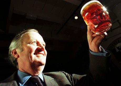 Piers Thompson Redruth Brewery Brewing Beer Editorial Stock Photo ...