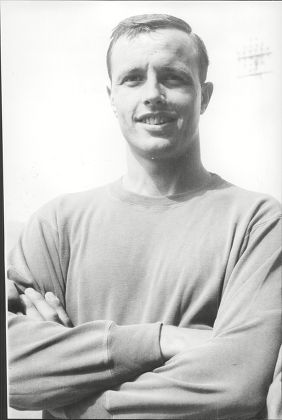 51 Sixties footballer soccer Stock Pictures, Editorial Images and Stock ...