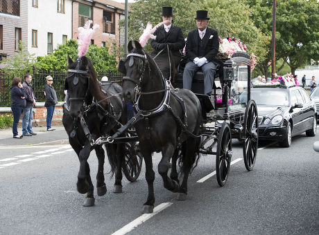 Tia Sharp Funeral Horse Drawn Carriage Editorial Stock Photo - Stock ...