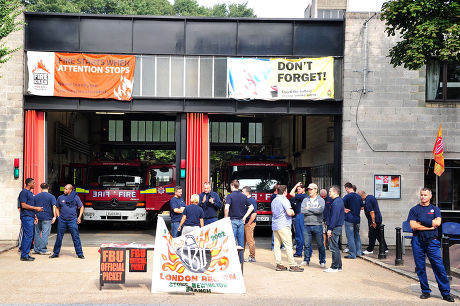 Picketline Stoke Newington Fire Station Editorial Stock Photo - Stock ...