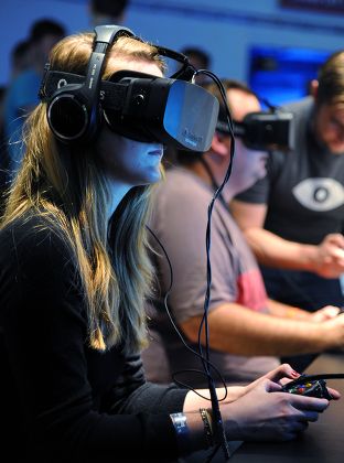 Gamer Using Oculus Rift 1080p Hd Editorial Stock Photo - Stock Image ...