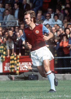 obituary - former footballer ian ross dies Stock Photos (Exclusive ...