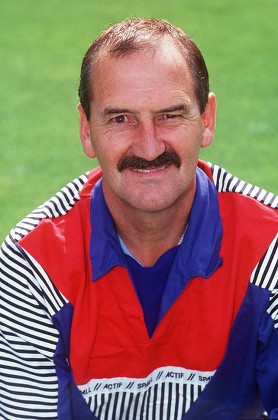 obituary - swindon town legend frank burrows Stock Photos (Exclusive ...