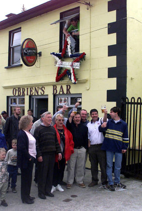 OLIVER REED FUNERAL, IRELAND - 1999 Stock Pictures, Editorial Images ...