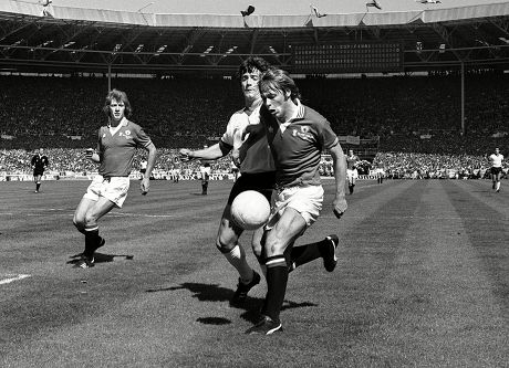Brian Greenhoff Manchester United Holds Challenge Editorial Stock Photo ...