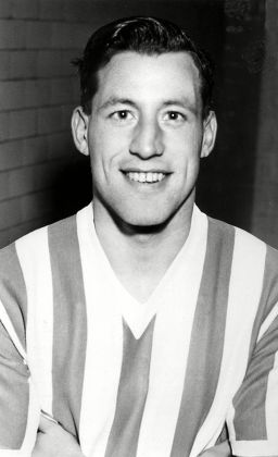 obituary - former english footballer derek stokes Stock Photos ...