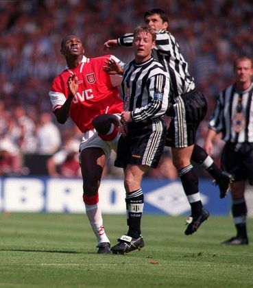 David Batty Newcastle United Challenges Ball Editorial Stock Photo ...