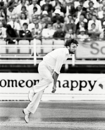 obituary - former cricketer mike hendrick dies Stock Photos (Exclusive ...