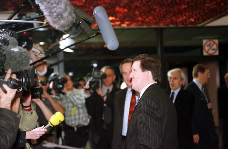 12 1999 nato headquarters hq brussels Stock Pictures, Editorial Images ...