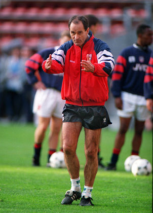 George Graham Arsenal Manager Takes Charge Editorial Stock Photo ...