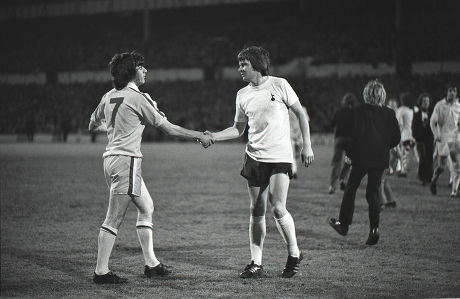 Peter Lorimer Leeds Congratulates Cyril Knowles Editorial Stock Photo ...