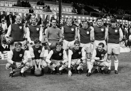 Football 1968 1969 Season Burnley Team Editorial Stock Photo - Stock ...