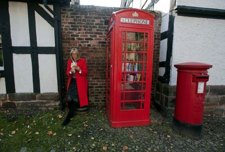 Lesley Hopkinson Converted Telephone Kiosk Library Editorial Stock ...