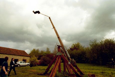 TREBUCHET CATAPULT MAN DANGEROUS SPORTS CLUB STUNT IN BRIDGWATER ...