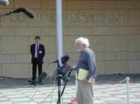 __COUNT__ imágenes de LOCKERBIE TRIAL AT SCOTTISH COURT , CAMP ZEIST ...