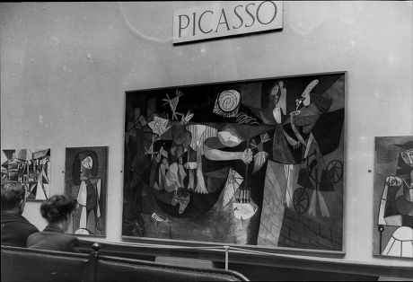 Pablo Picasso Paintings Exhibition Victoria Albert Editorial Stock ...