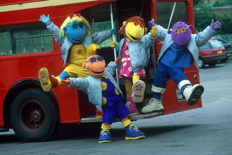 Tweenies On Bus: redaktionellt stockfoto – stockbild | Shutterstock