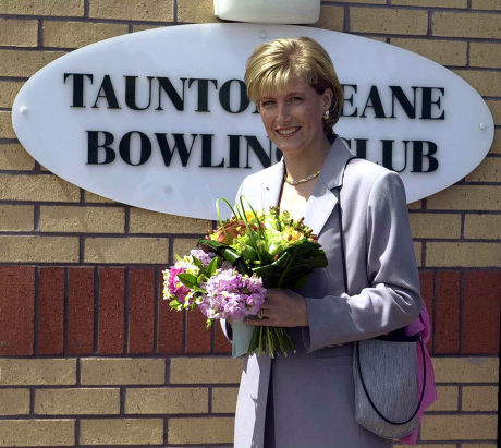SOPHIE, THE COUNTESS OF WESSEX GETS SOME HELP FROM LADIES CAPTAIN GWEN ...