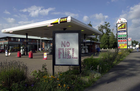 73 Petrol crisis 2000 Stock Pictures, Editorial Images and Stock Photos ...