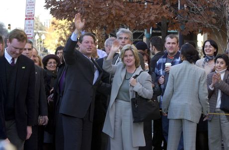 __COUNT__ Lawrence B. Lindsey, former American Governor, Federal ...