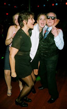 85 YEAR OLD FRED WHITTINGHAM WHITTINGHAM CHATTING UP BARMAID MICHELLE ...