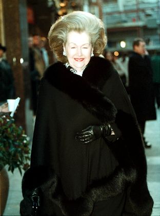 Countess Raine Spencer Outside Harrods London Editorial Stock Photo ...