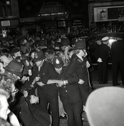 Policemen Create Line Barrier Cordon Crowds Editorial Stock Photo ...