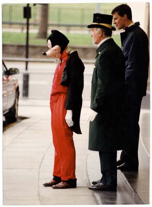 Michael Jackson Popstar Disappointed Mickey Mouse Editorial Stock Photo ...