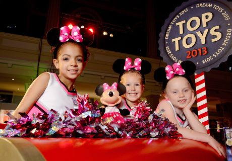 Cheerin Minnie Mouse Editorial Stock Photo - Stock Image | Shutterstock
